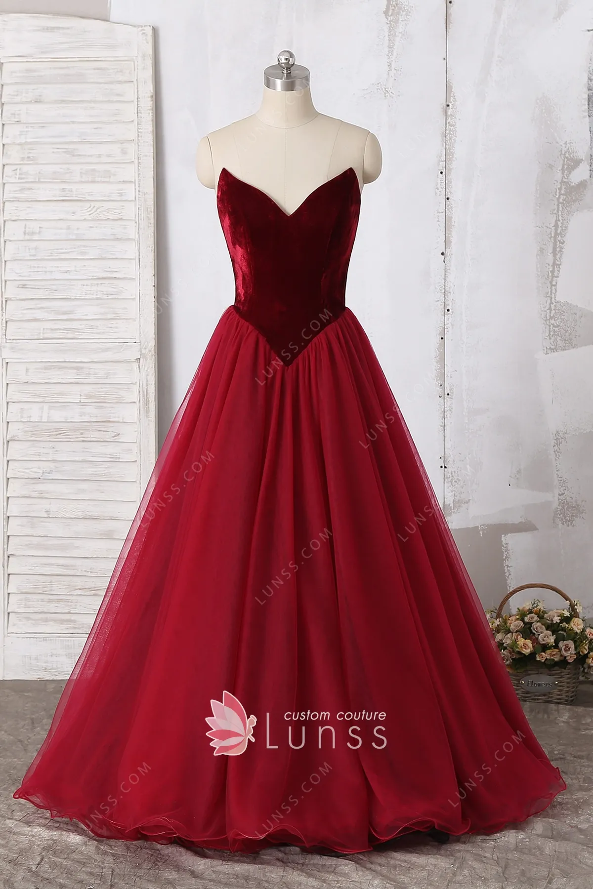 Dark Red V-neck Basque Waist Velvet Tulle Prom Dress - Lunss