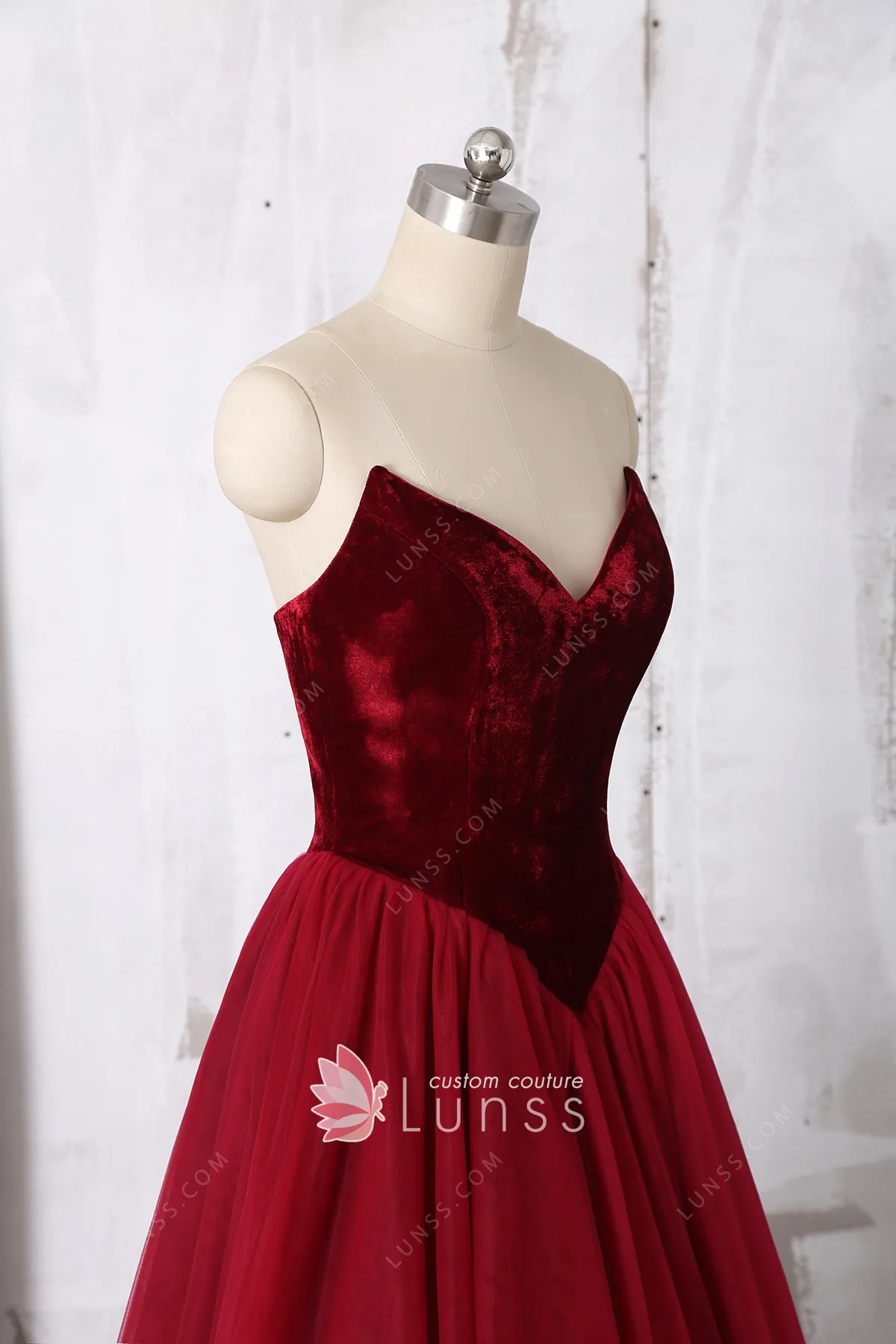 Dark Red V-neck Basque Waist Velvet Tulle Prom Dress - Lunss