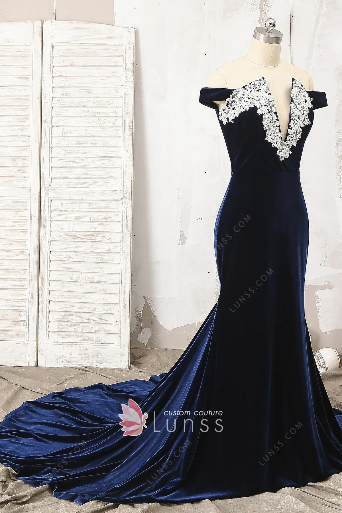 Lace Off-the-shoulder V-neck Navy Velvet Long Prom Dress - Lunss