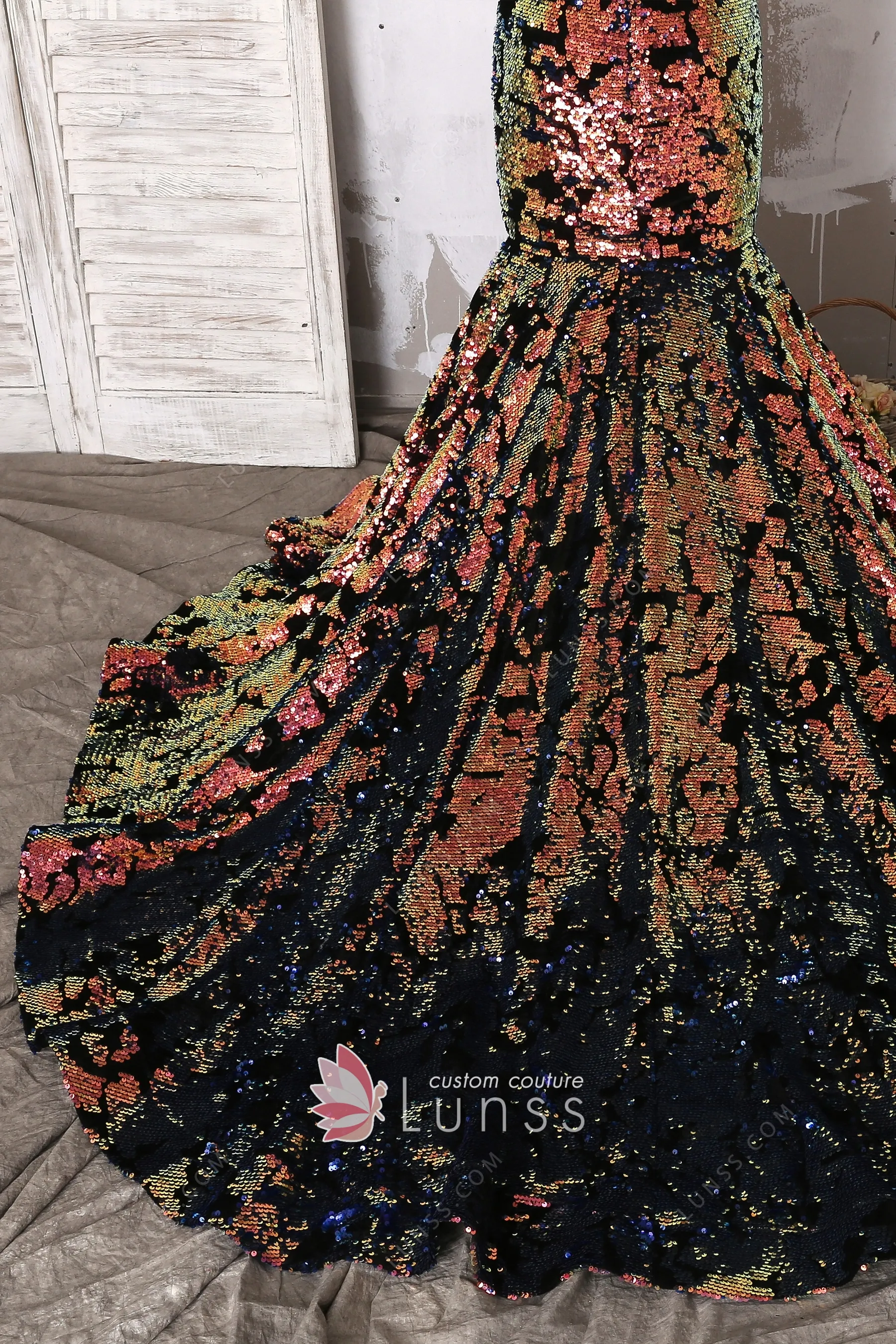 Unique Iridescent Map Sequin V-neck Trumpet Prom Dress - Lunss