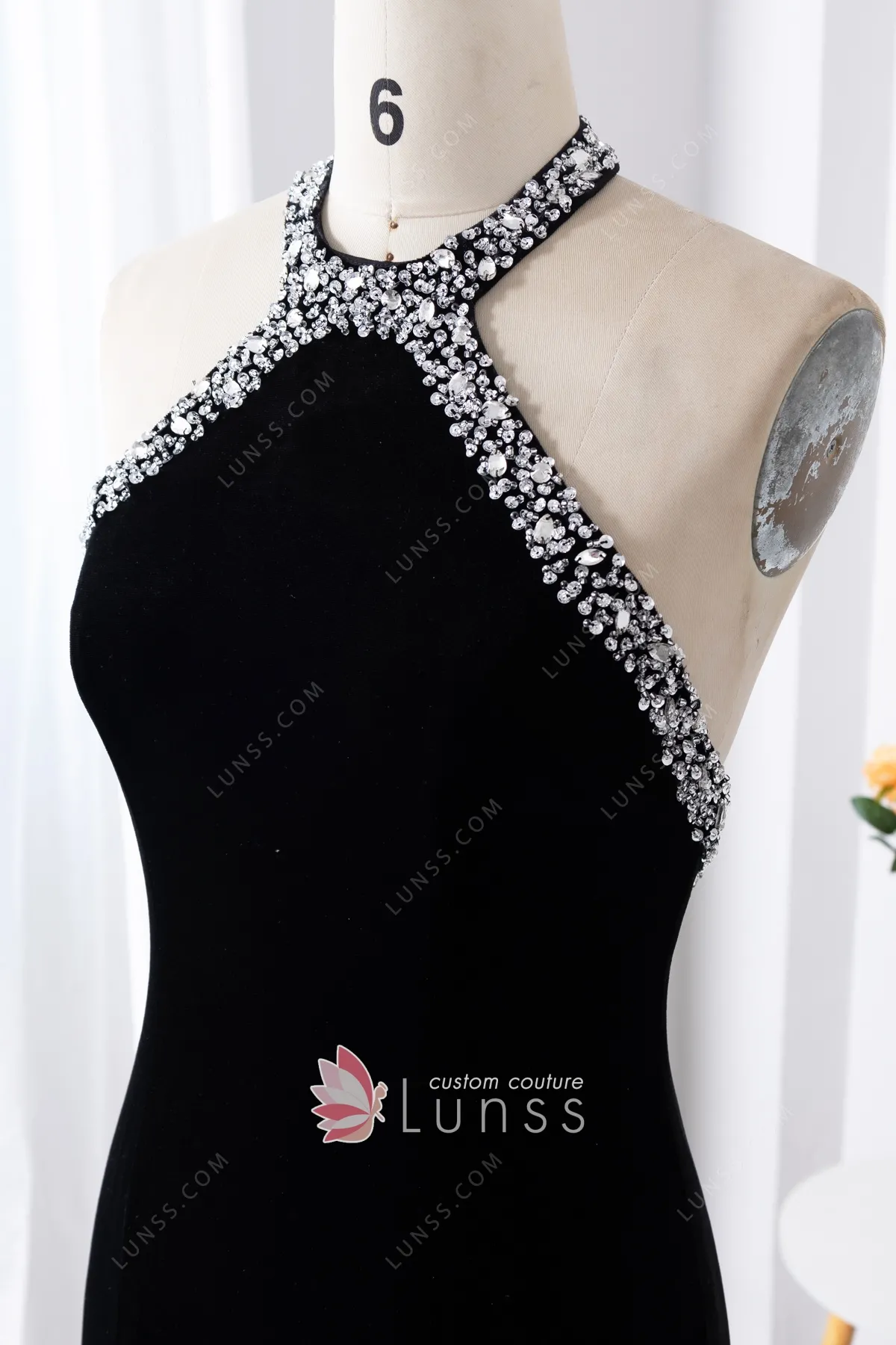 Beaded Halter Strap Elegant Black Velvet Evening Dress - Lunss