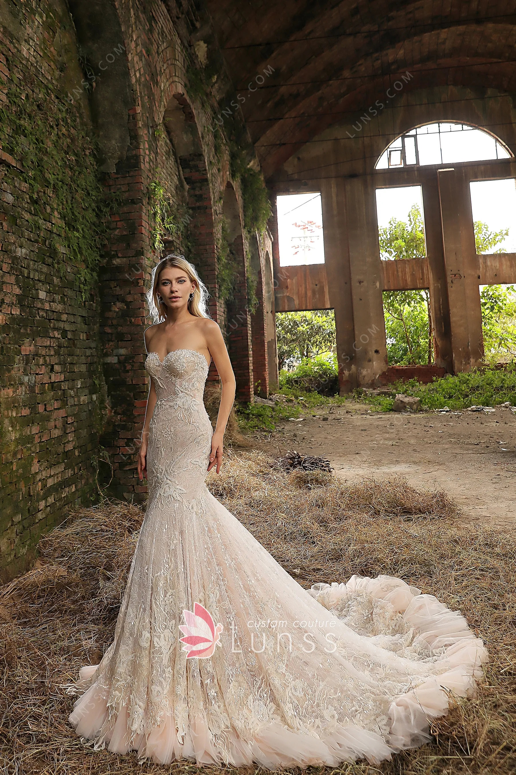 Shimmering Beaded Lace Strapless Mermaid Wedding Dress - Lunss