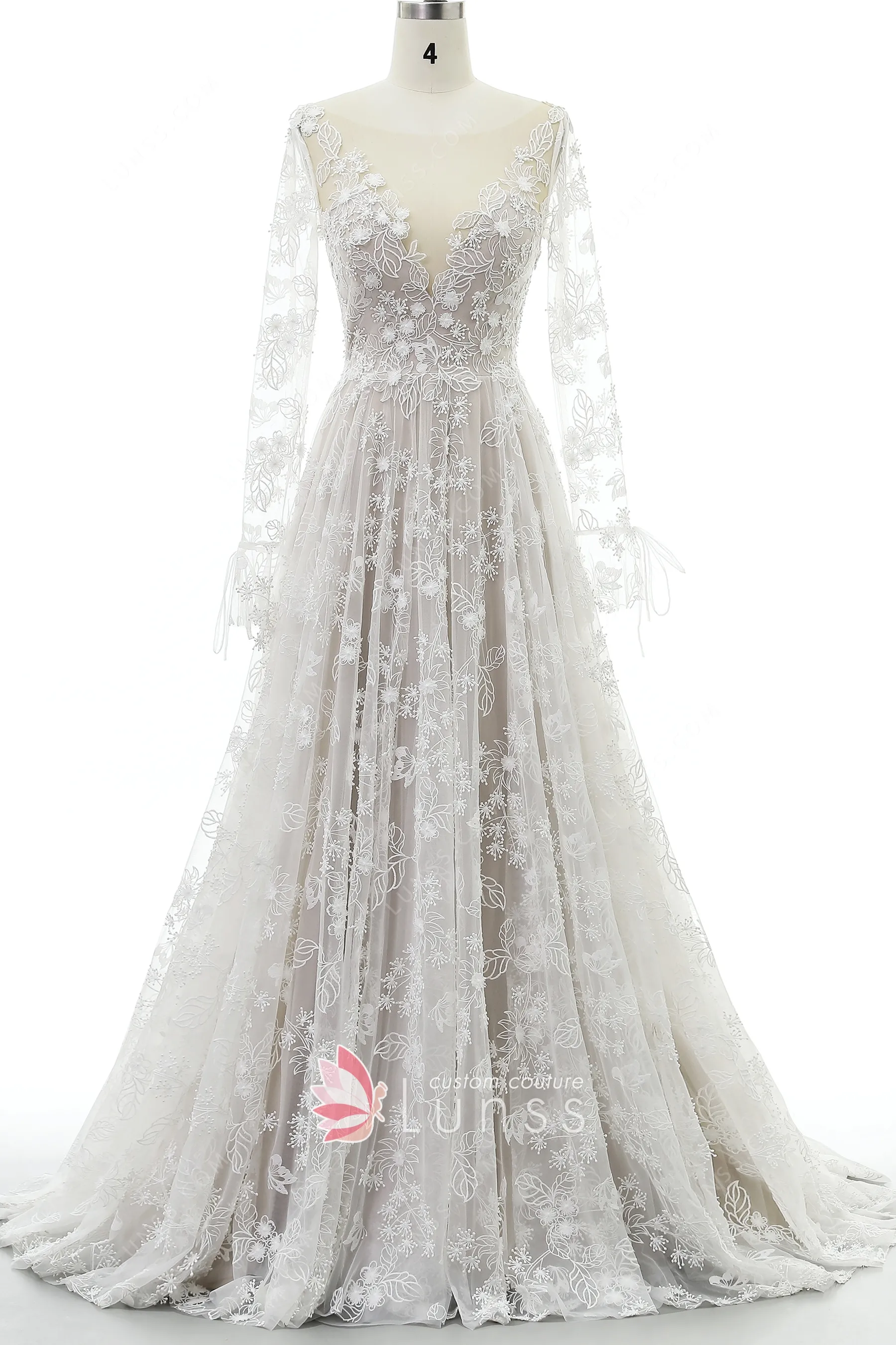 Chic Flower Lace V-neck Long Sleeve Garden Wedding Dress - Lunss
