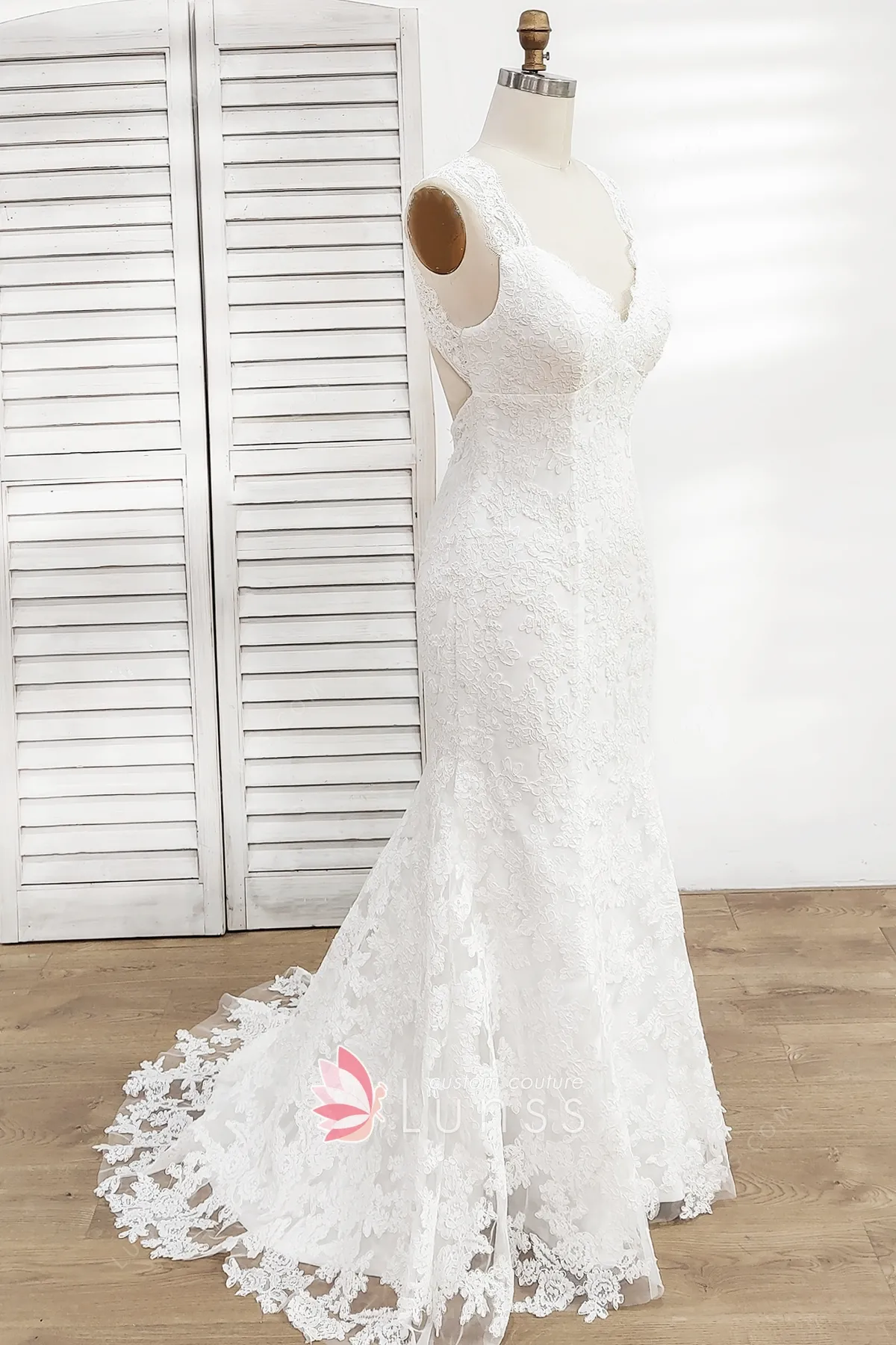 Vintage Inspired Queen Anne Neck Ivory Lace Bridal Dress - Lunss